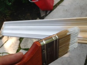 Custom Picture Ledge made from Crown Moulding | themotherboards